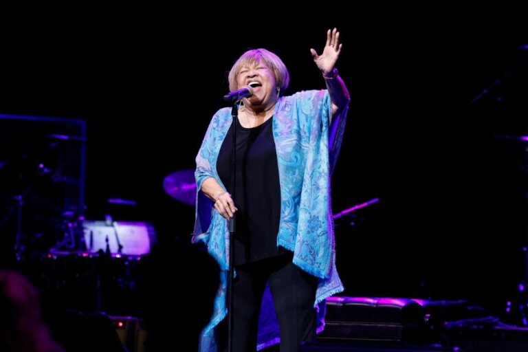 The Greatest Female Vocalists Of All Time, Ranked - Blossom