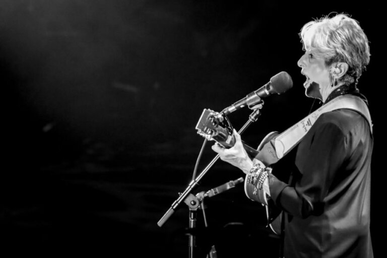 The Greatest Female Vocalists Of All Time, Ranked - Blossom