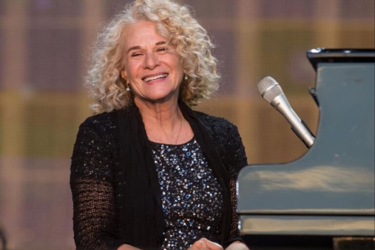 The Greatest Female Vocalists Of All Time, Ranked - Blossom
