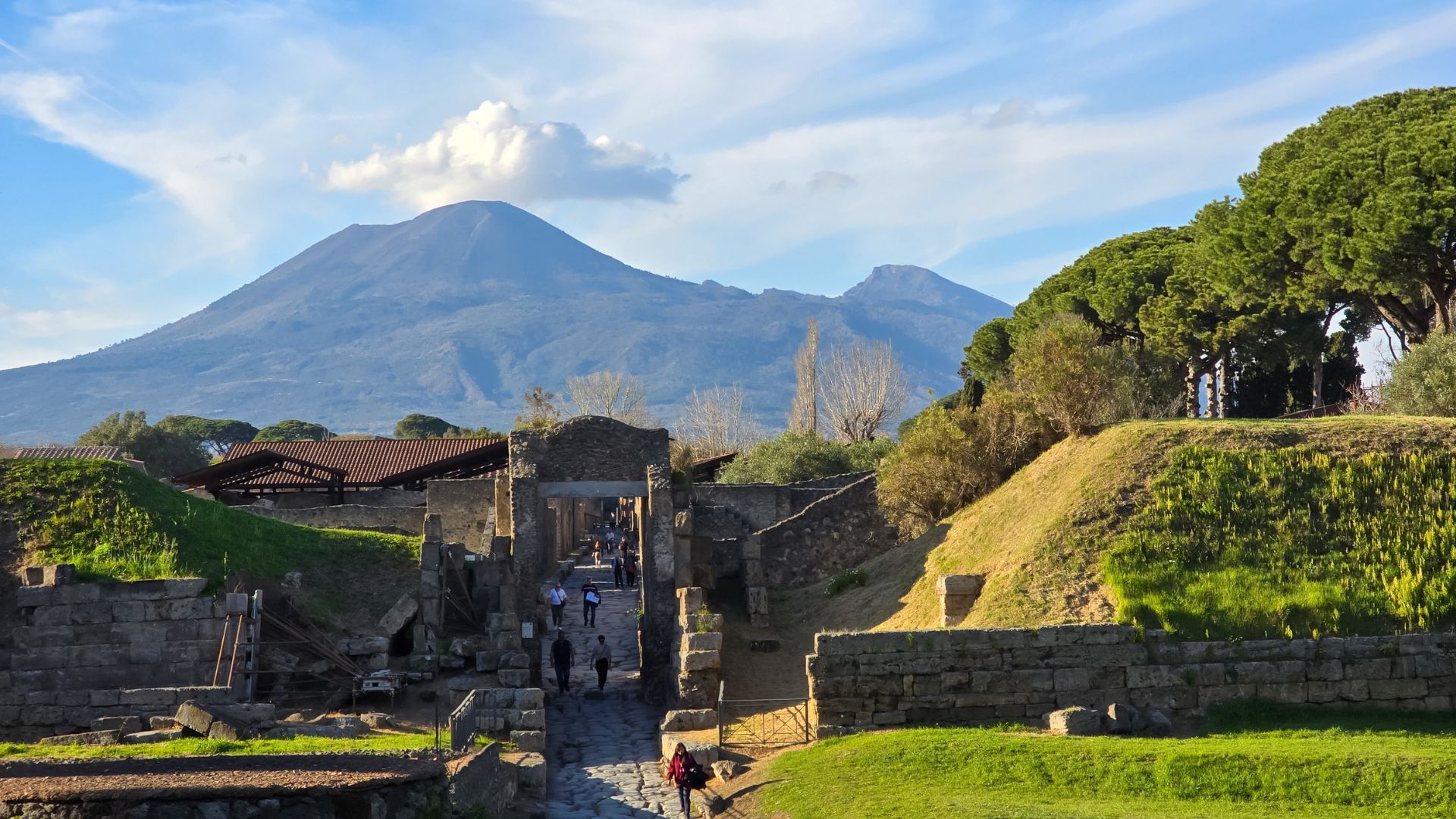 Pompeii Discovery Rewrites the Story of Roman Concrete and Its Self ...