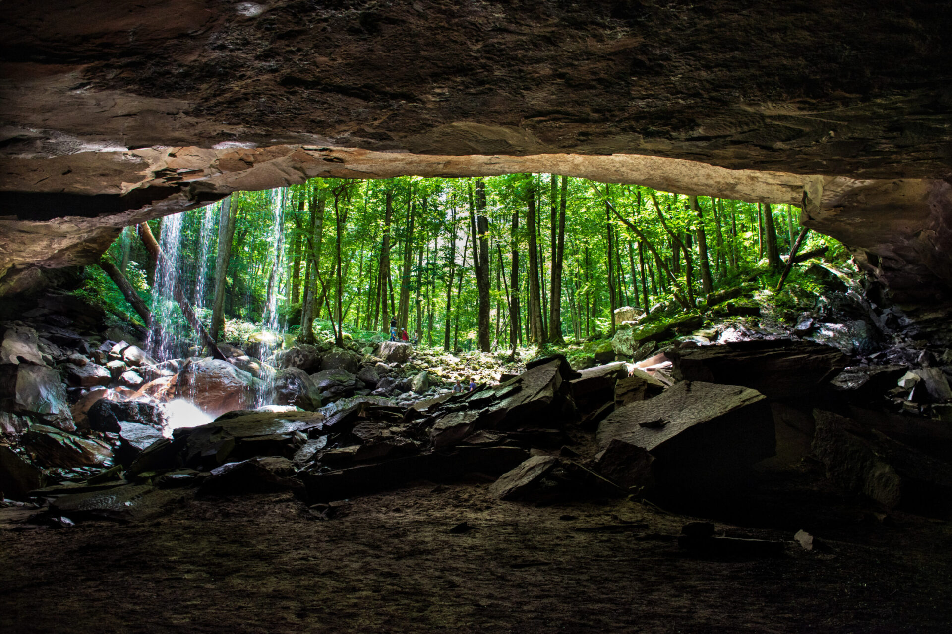 Explorer Finds Evidence of a Lost Civilization in a Hidden Cave Room ...