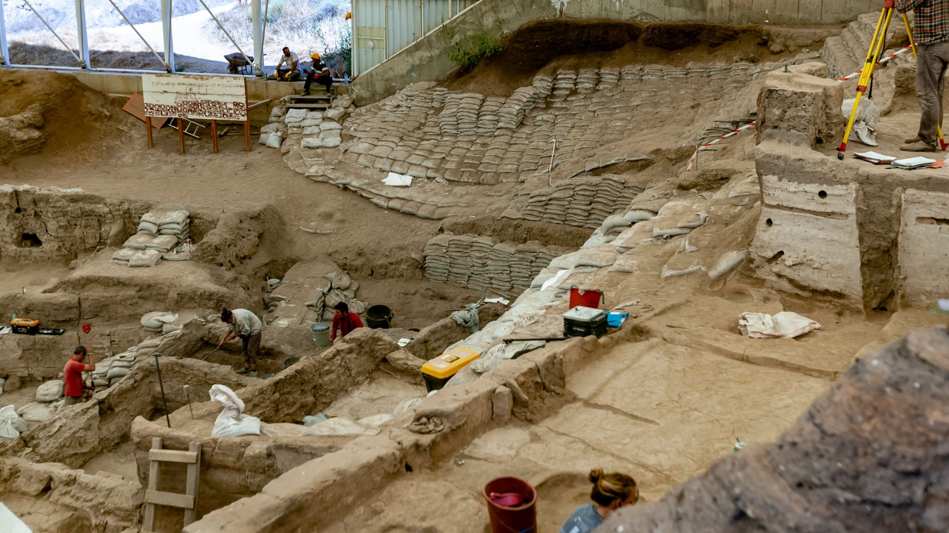 Archaeologists Find Massive Hidden Settlement Inside Ancient Egyptian ...