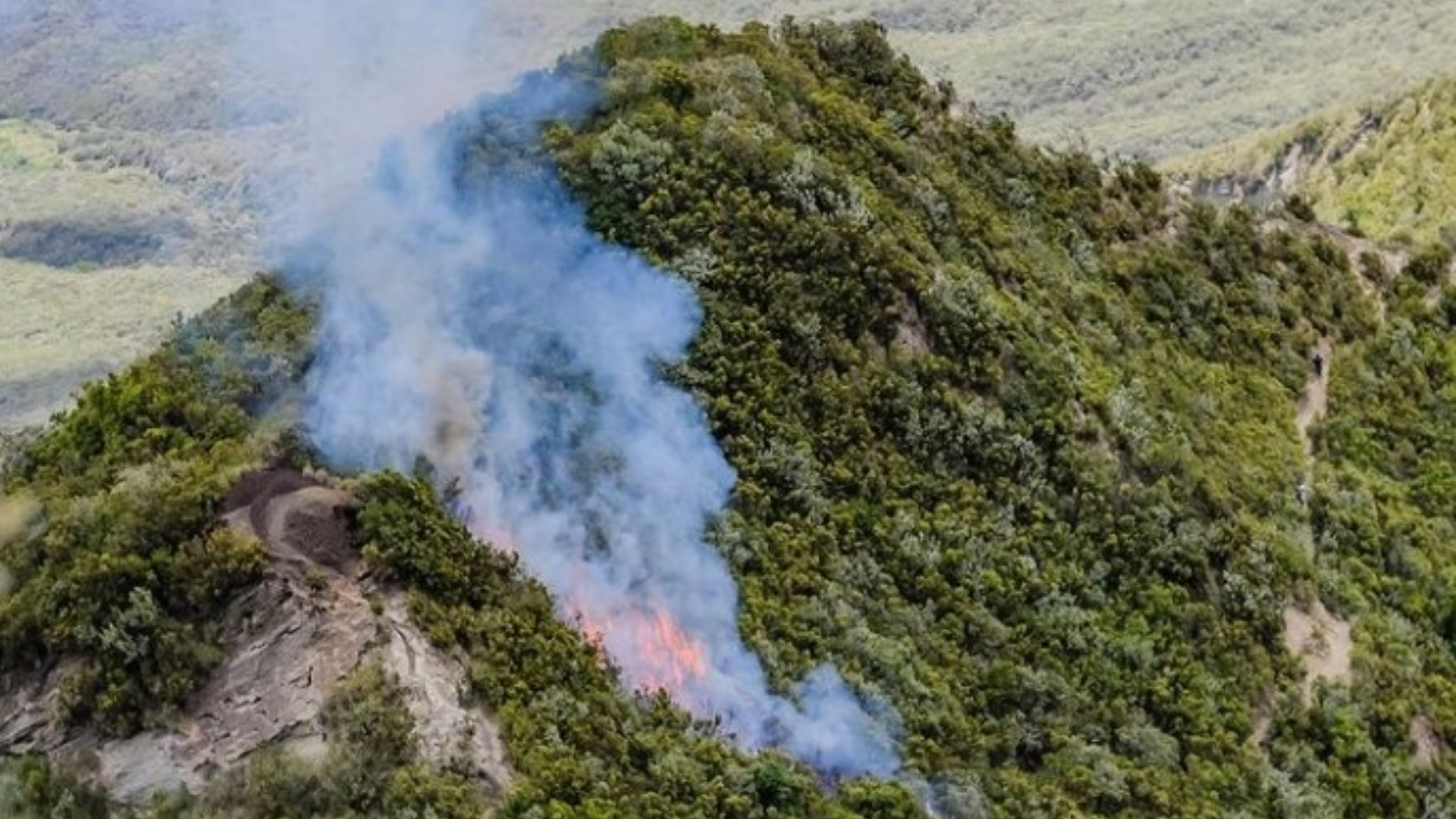 Scientists Discover a Massive Crack in the Planet That Can Split a ...