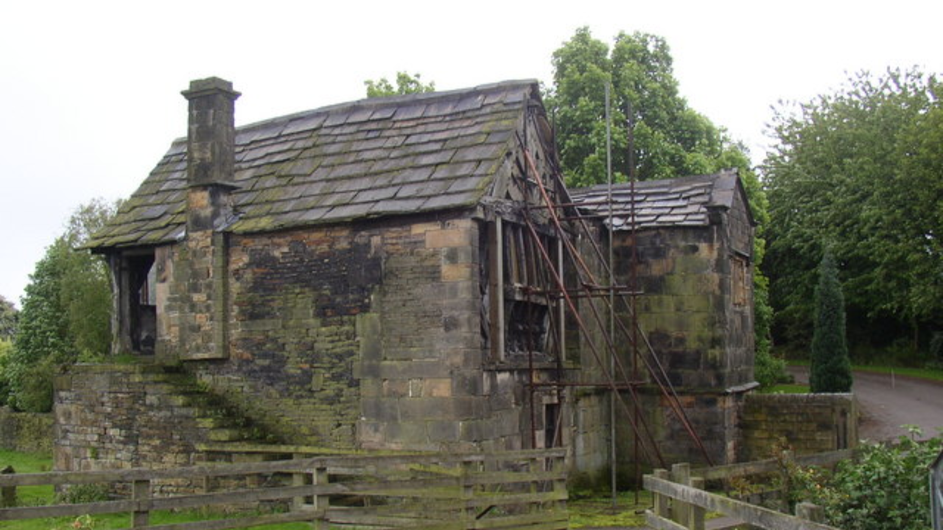 Robin Hood Might Have Been Real; This Man Finally Found His Grave - Blossom